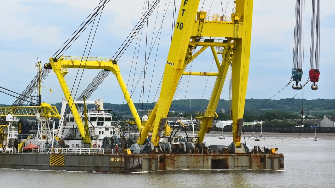 HEBO LIFT 10 arrives TILBURY - YouTube