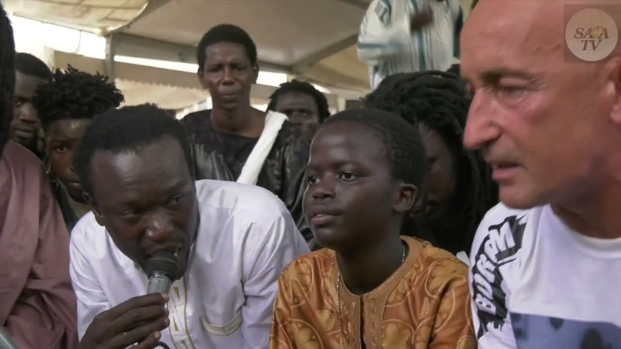 khadim fall fils de Misbakh Fall Mbacké chante Cheikh ahmadou Bamba ...