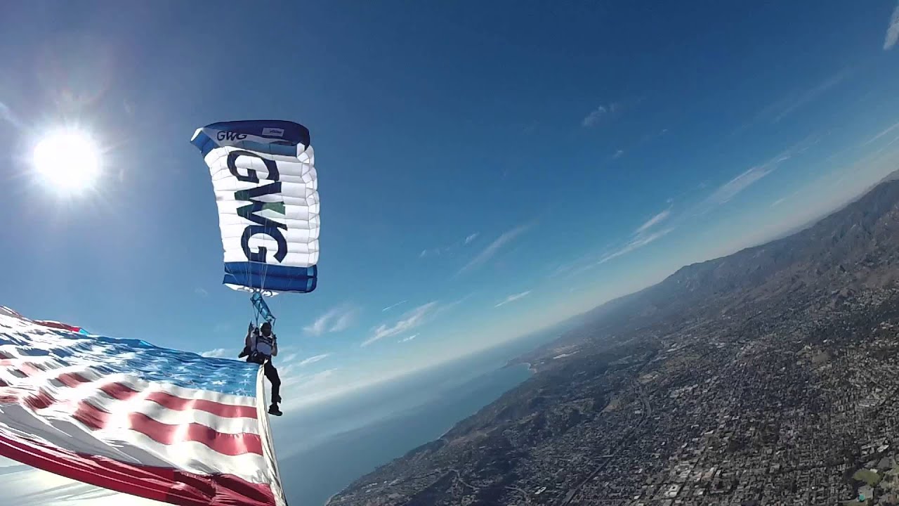 The Patriot Parachute Team Thrill the Veterans Weekend Crowd - YouTube