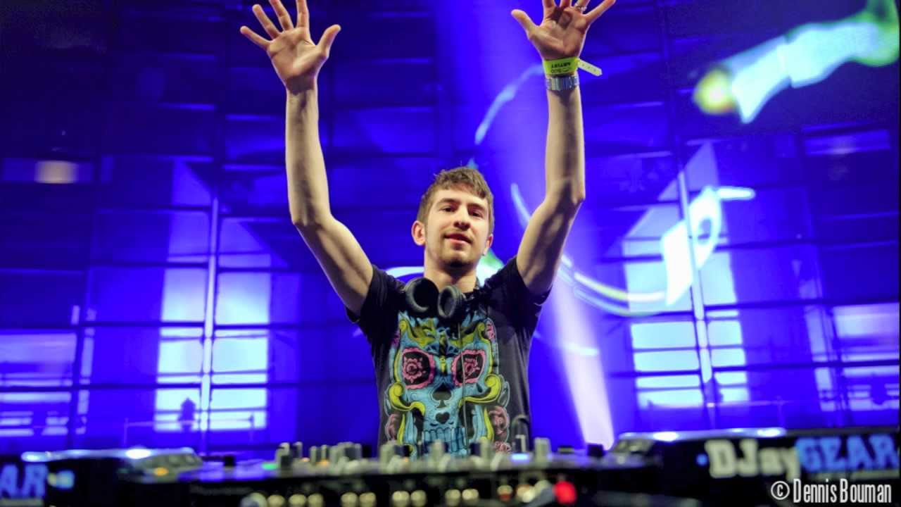 Mat Zo - Hurricane ft. Eyes That Lie (Album Mix) [HQ Radio Rip] - YouTube