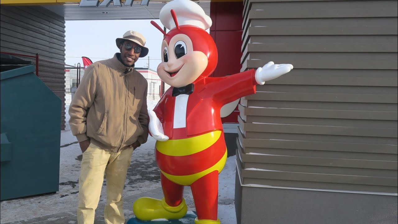 The first Jollibee restaurant in Canada - YouTube