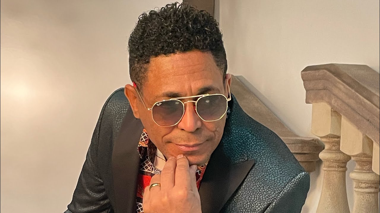 Sandy Manuel El Elegido De La Bachata - YouTube