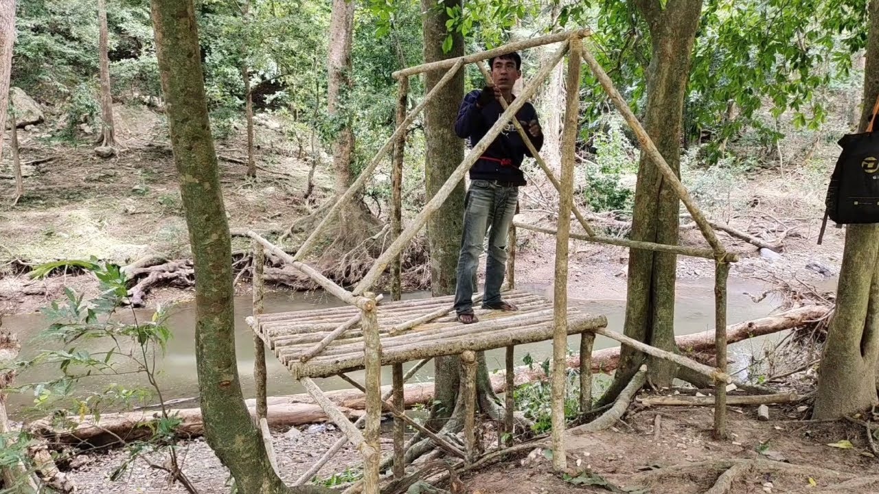 MEMBUAT PONDOK KAYU SEDERHANA YANG MENGHANGATKAN BERMALAM DI TEPI ...