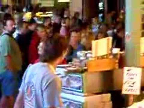 Fish Throwing in Seattle's Pike Place Market - YouTube