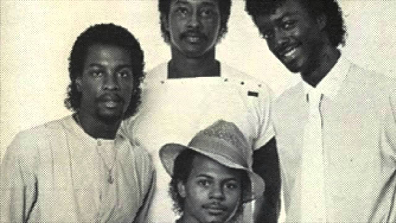 First Klass - Love Me Again - YouTube