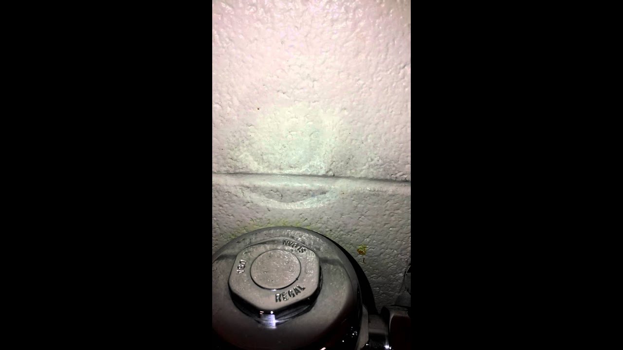 How to Use a URINAL - YouTube