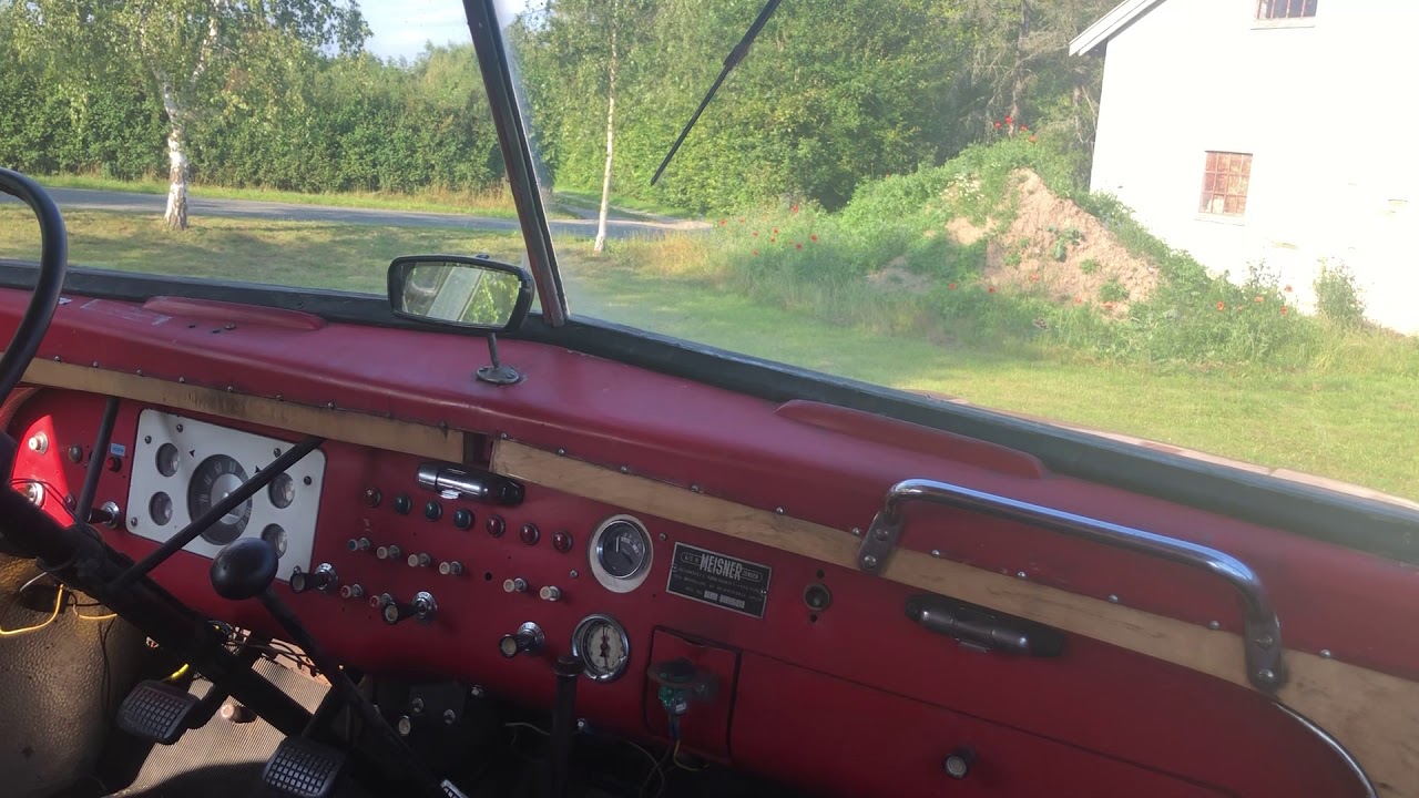 Ford F700 1960 - YouTube