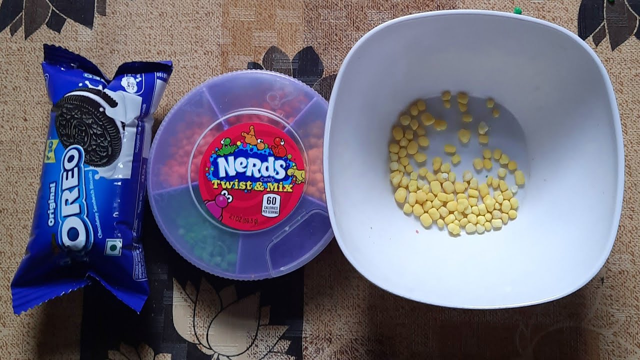 Oreo Nerds Yellow sandwich cookies - YouTube