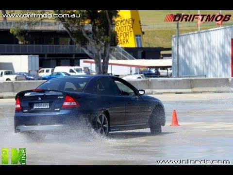 HSV Clubsport Y Skid Pan Drift - YouTube