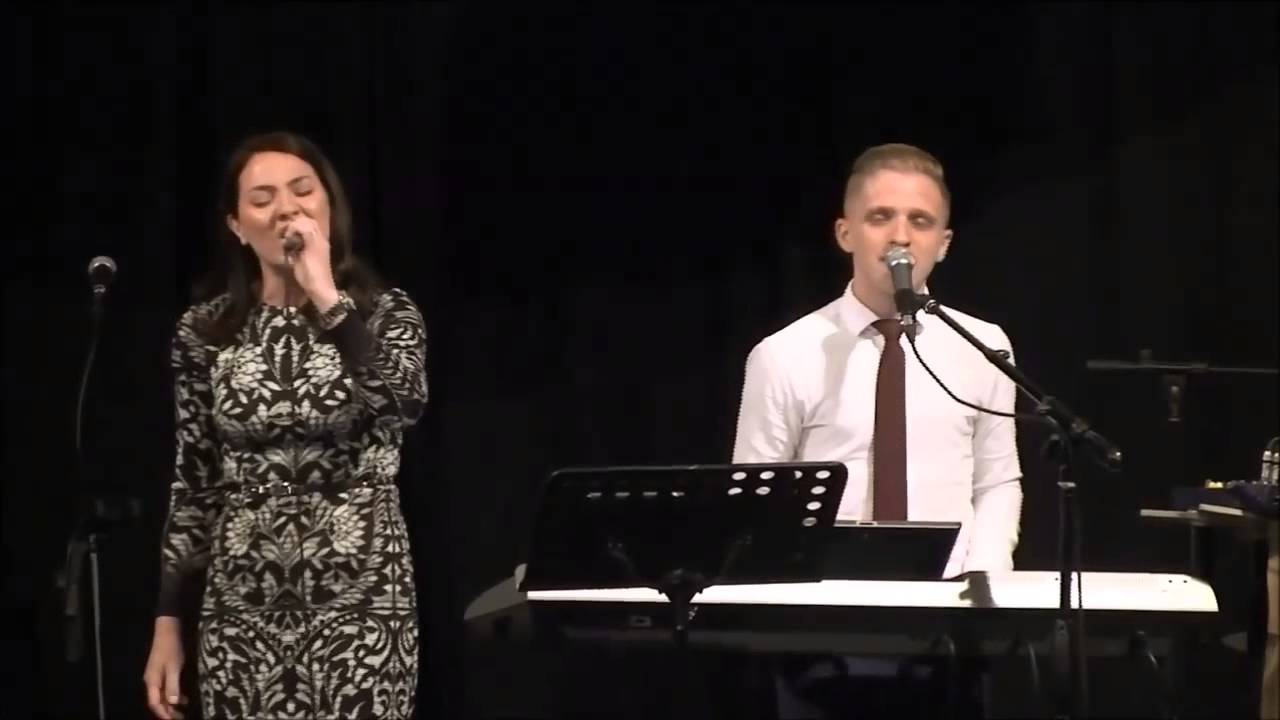 Emma si Cristi Repede - Sus pe cruce - YouTube