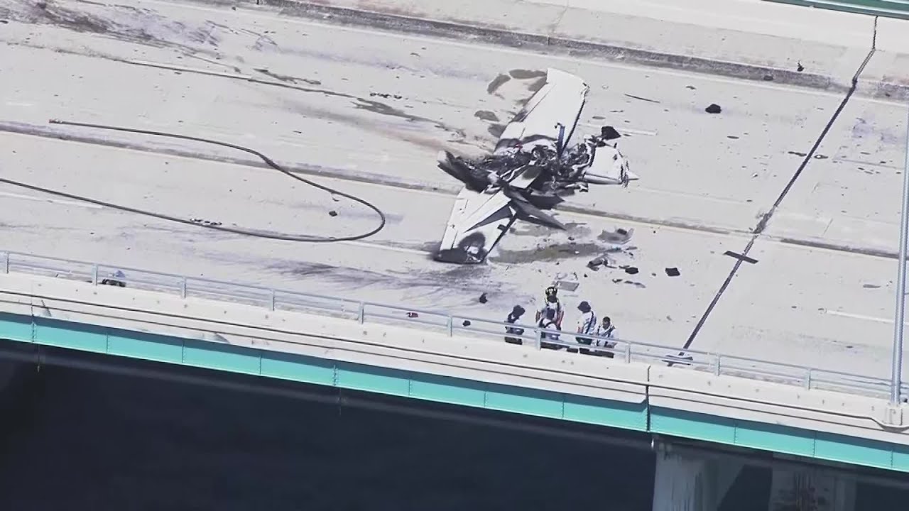 RAW VIDEO: Plane crashes on bridge, hits SUV near Miami - YouTube