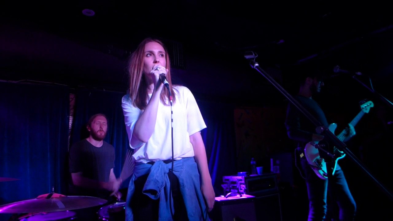 Ali Barter, "Tokyo" live at Hudson Ballroom, Sydney, 25 May 2017 - YouTube