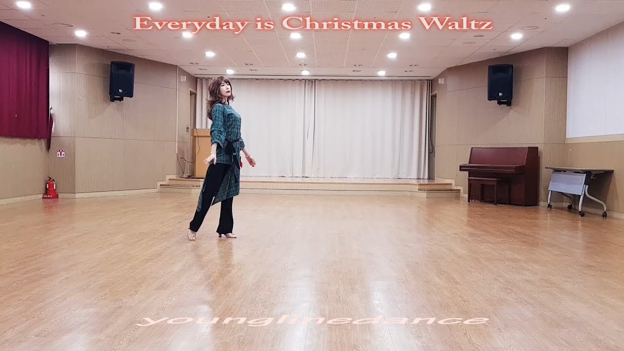 Everyday is Christmas Waltz Line Dance - YouTube