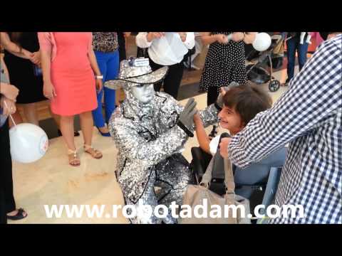 Gordion Avm Robot Adam Show Doktorlar Eğitim Kurumları