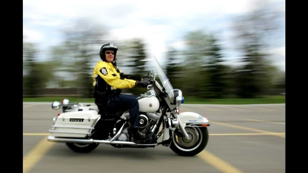 Edmonton Police Motorcycle Qualifications - YouTube
