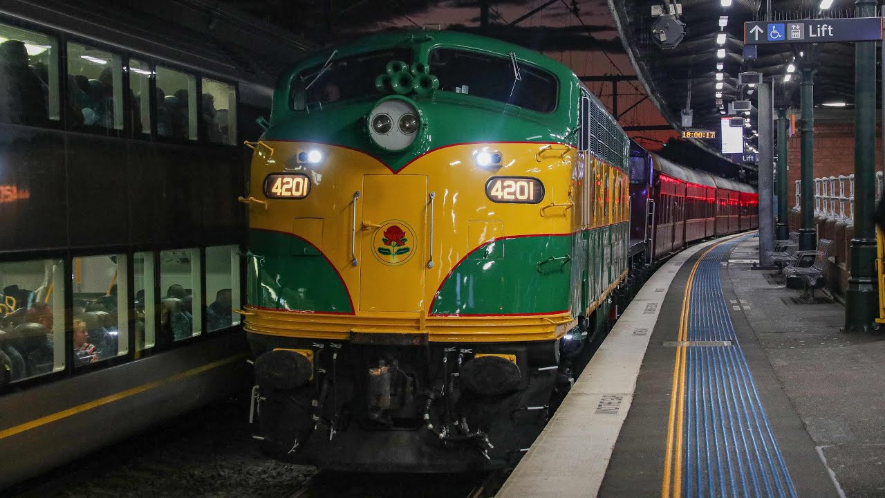 4201 & 4916 arriving at Strathfield - The Southern Highlander - YouTube