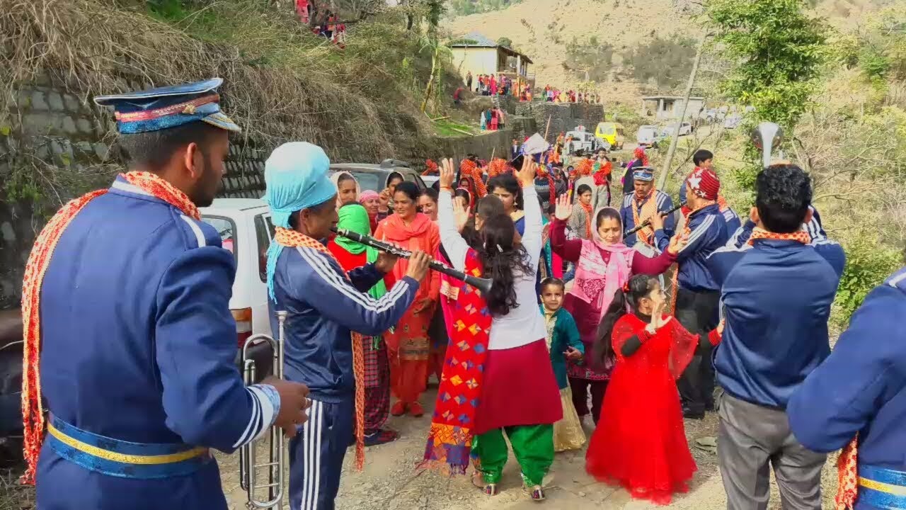 Pahari Dhol Band Baje Wedding Dance🙆👌 Desi Dance Himachali