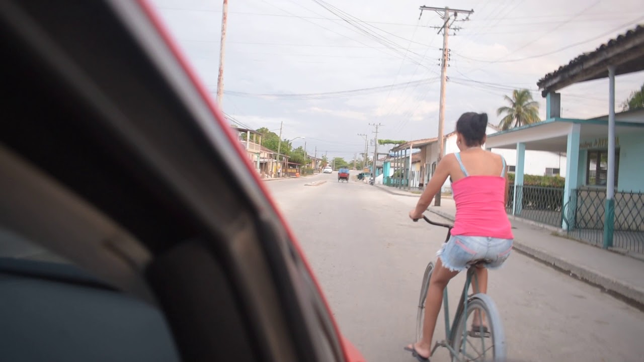 Driving through Placetas, Villa Clara, Cuba - YouTube