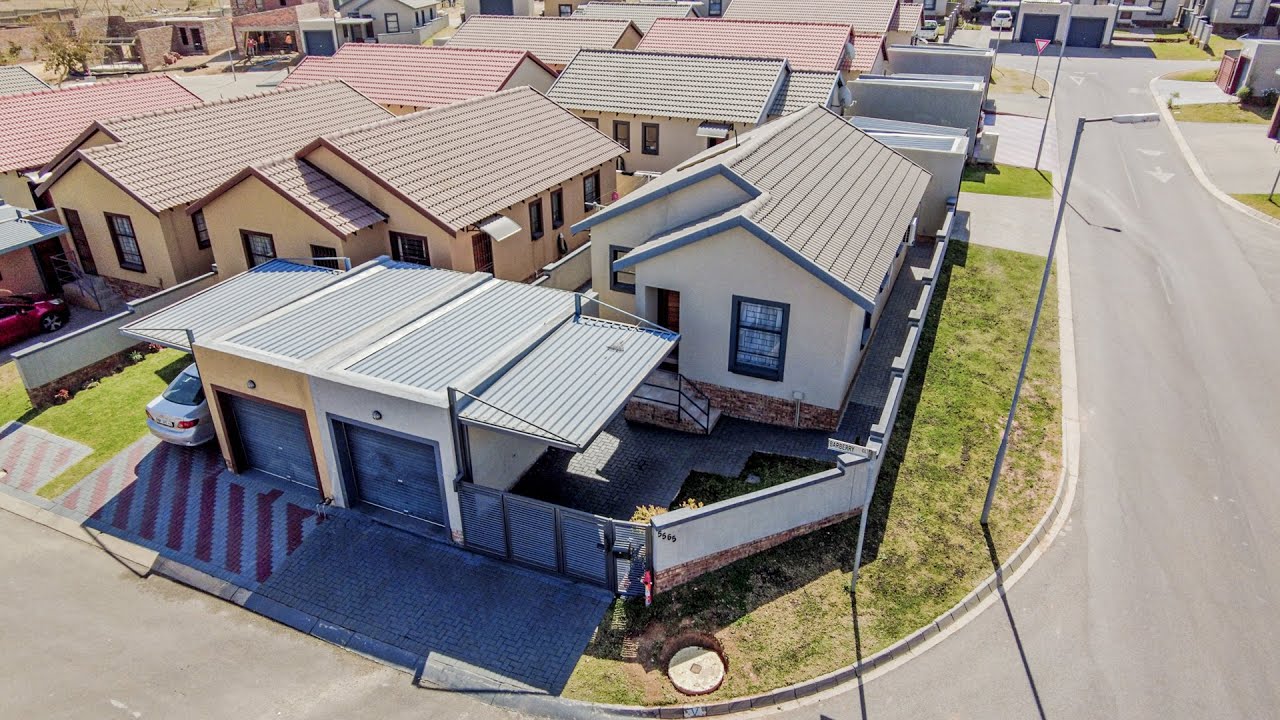 3 Bedroom House For Sale | Kosmosdal - YouTube