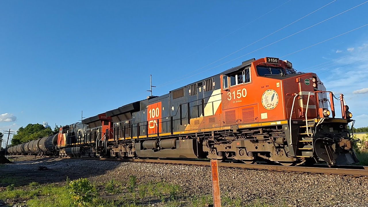 Short Freight Train Through Mukwonago - YouTube