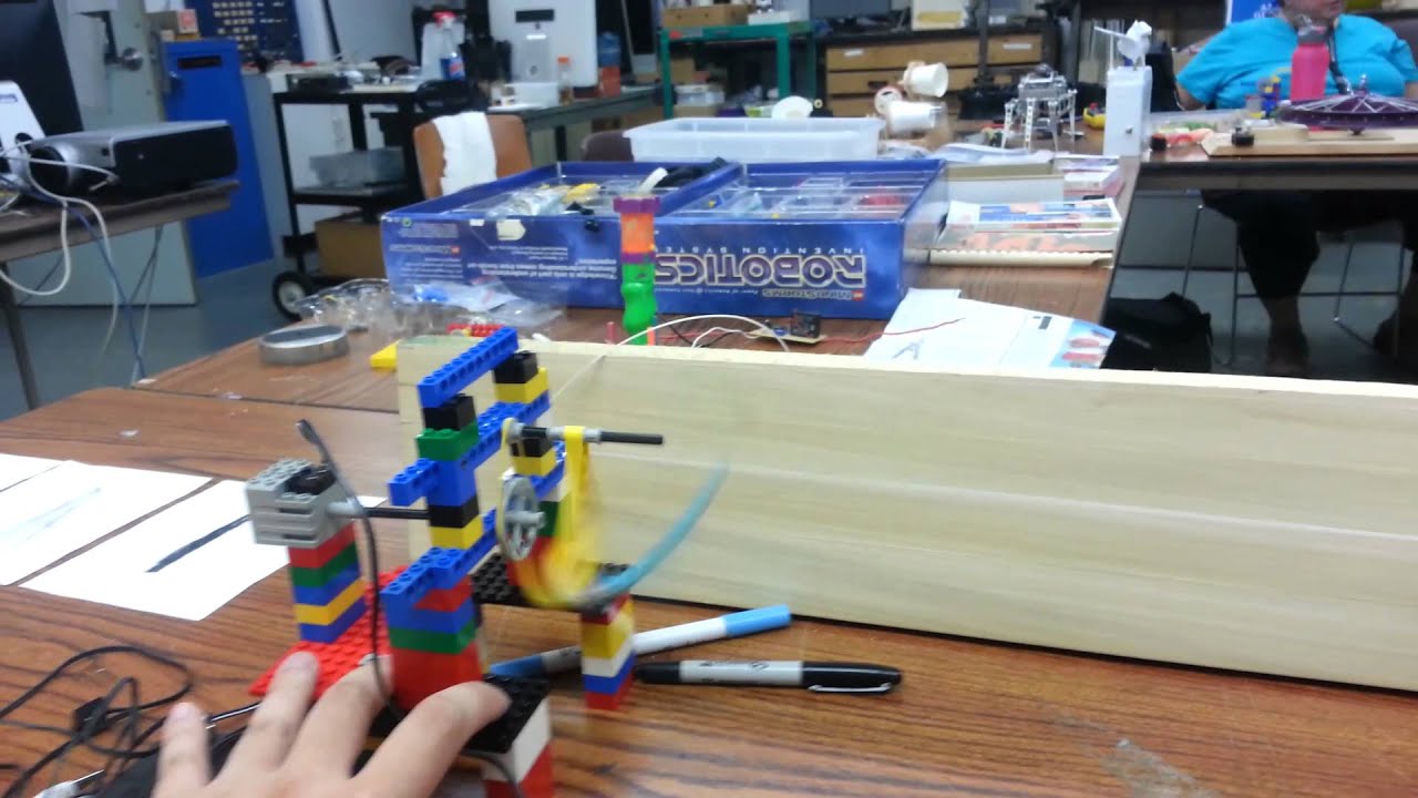 Lego Robotic Sound Machine - YouTube