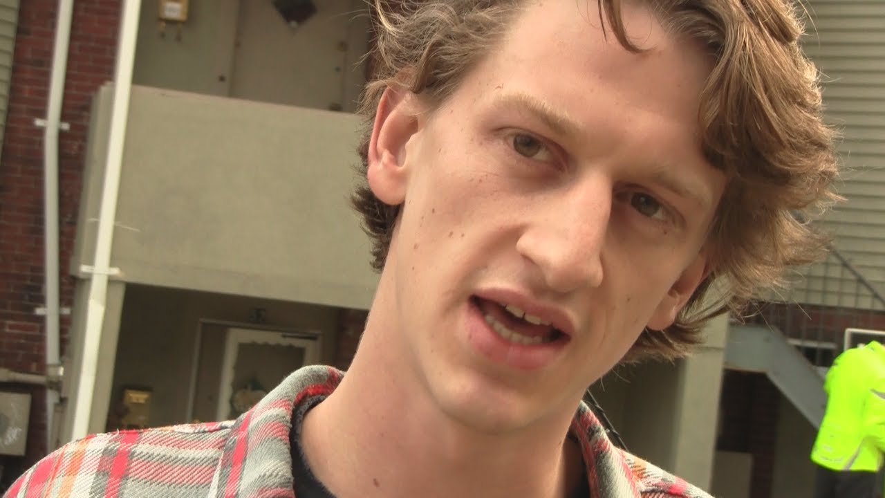 Interview with Simon Hanes of Guerilla Toss - NEUMF '13 - YouTube