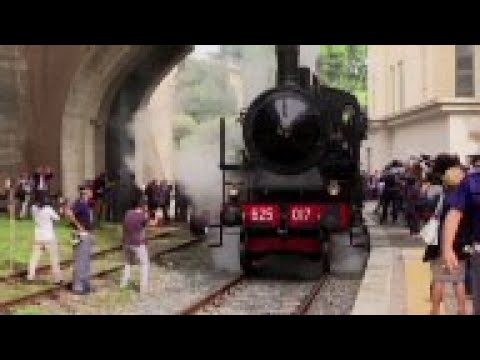 Opening of train service to the papal summer estate - YouTube