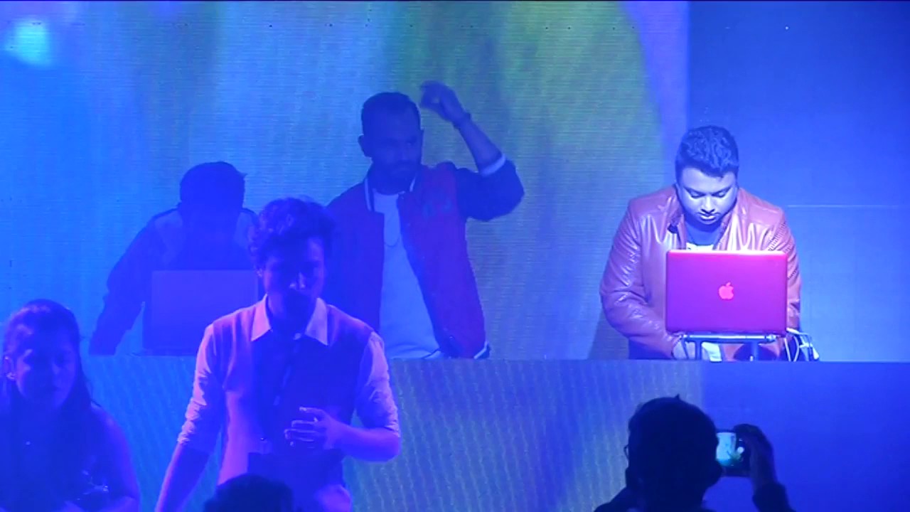 AUDIO VISUAL EXPERIENCE WITH VDJ PRINCE - YouTube