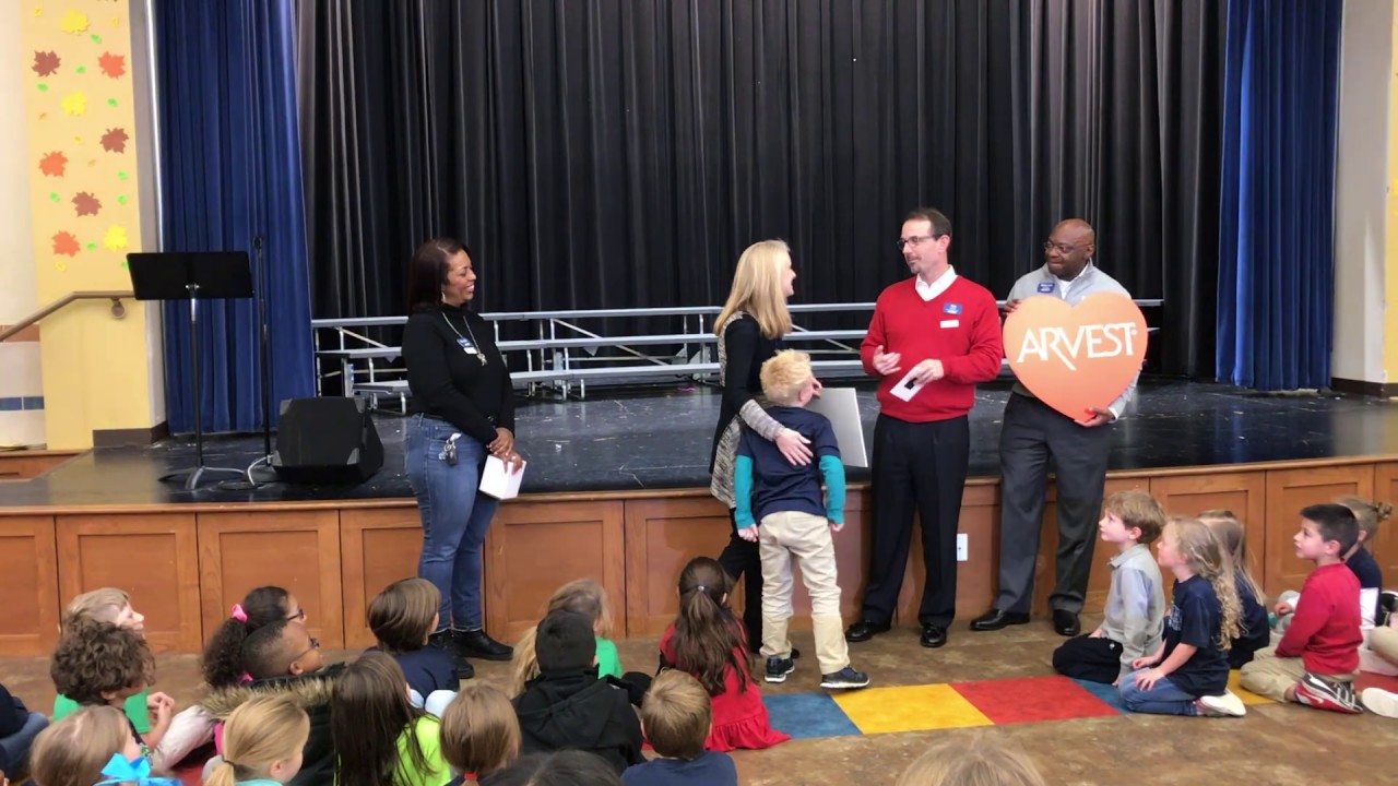 Arvest Presents 'We Heart Teacher' Award to Chenal Elementary Teacher ...