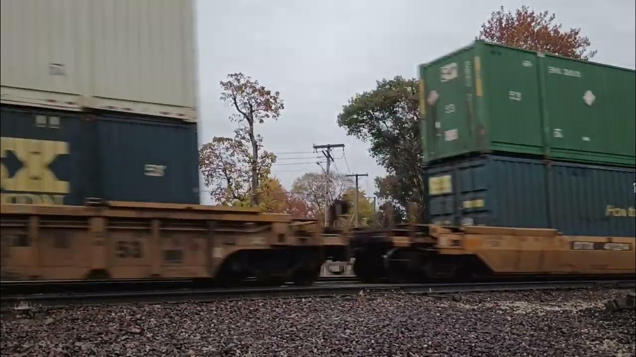 UP 7109 leading a long intermodal through Coal City IL - YouTube