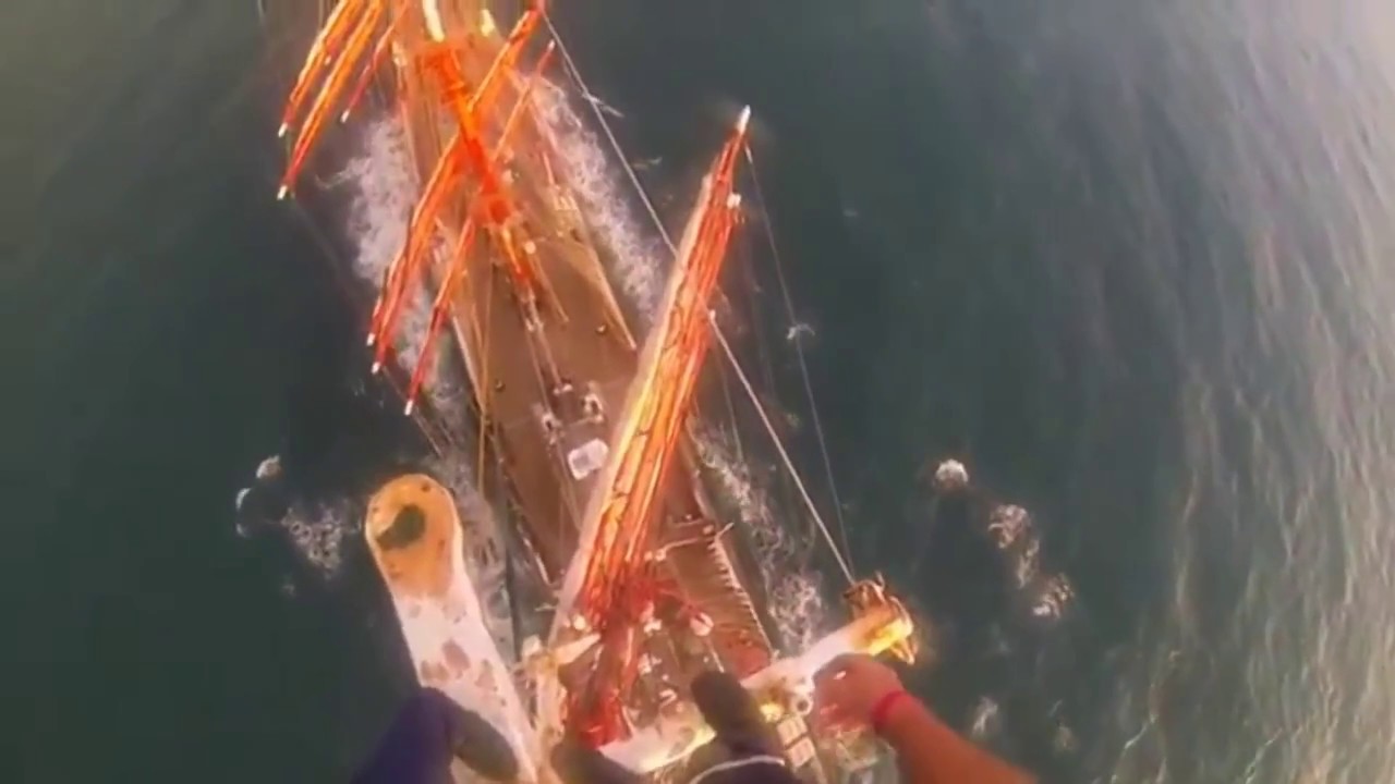 На антенке барка "Седов"/ Breathtaking view from bark "Sedov" antenna ...