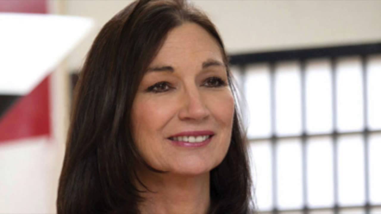 Carol Vaness - Verdi - Macbeth - Vieni t'affretta - YouTube