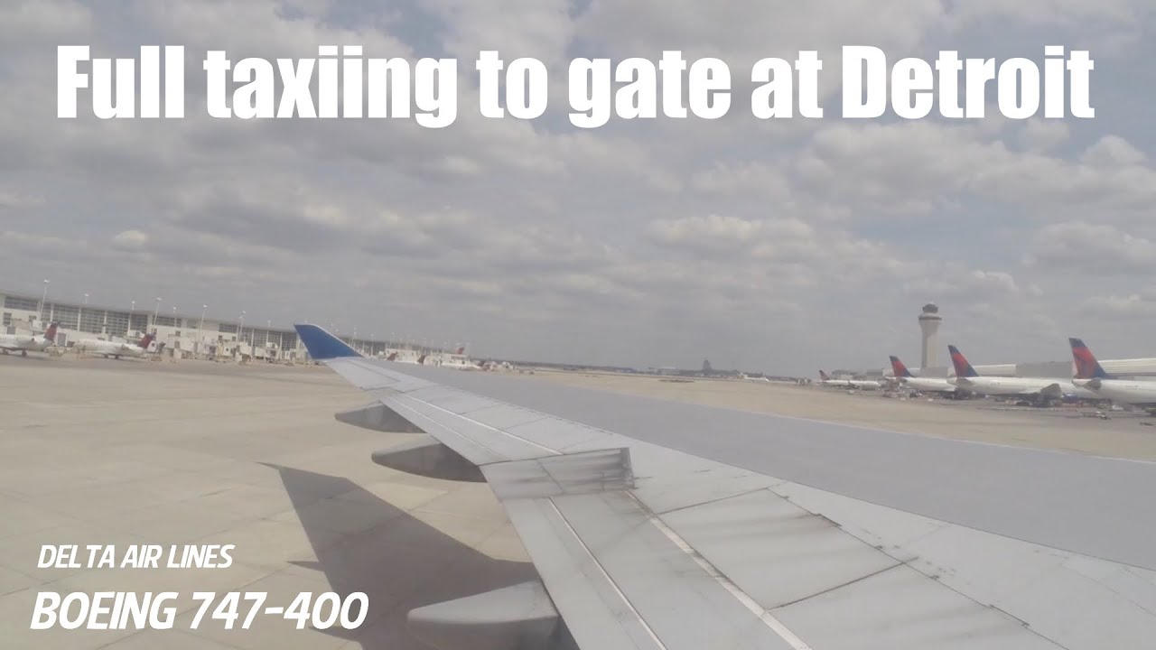 Delta 747 landing at Detroit - YouTube