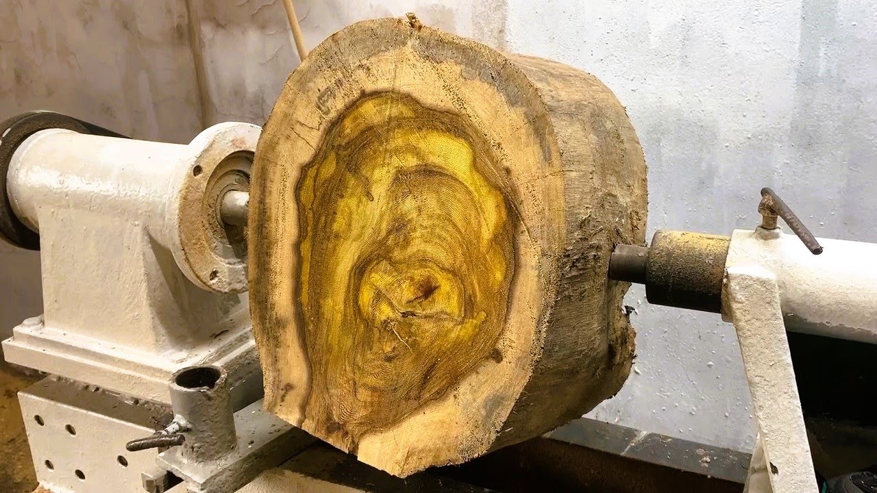Skillful woodworking skills Gorgeous Designs Artistic construction on a ...