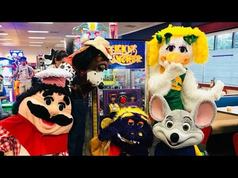 Chuck E. Parade! - YouTube