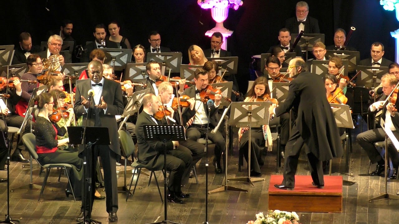 O sole mio - Filarmonica Mihail Jora Bacau - YouTube