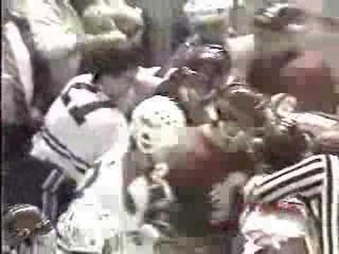 Flames - Canadiens bench clearing brawl 5/22/86 Finals - YouTube