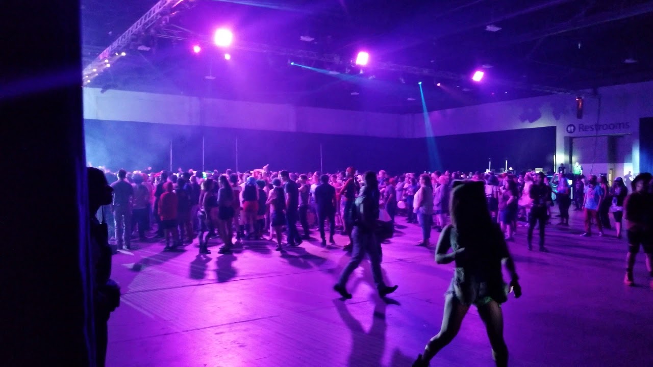 Momocon 2019 Saturday Night Rave - YouTube