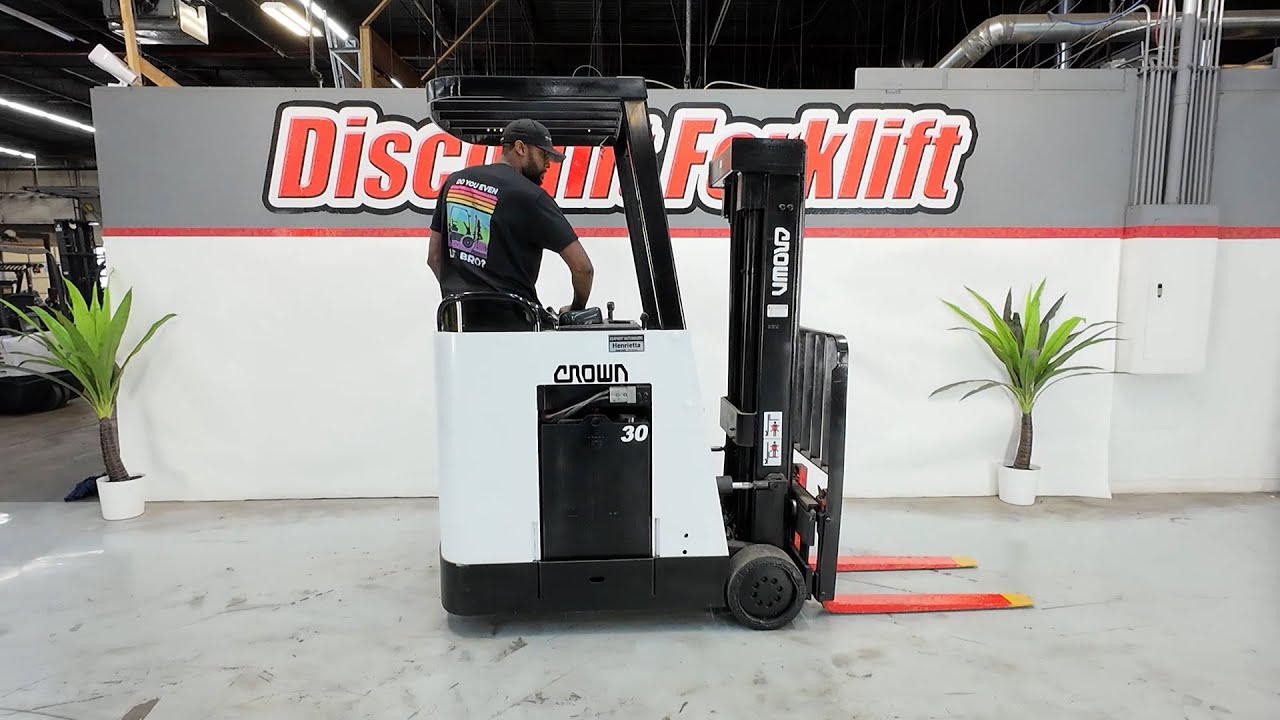 CROWN RC3020-30 3,000 lb Electric #7631 - Forklift for Sale - YouTube