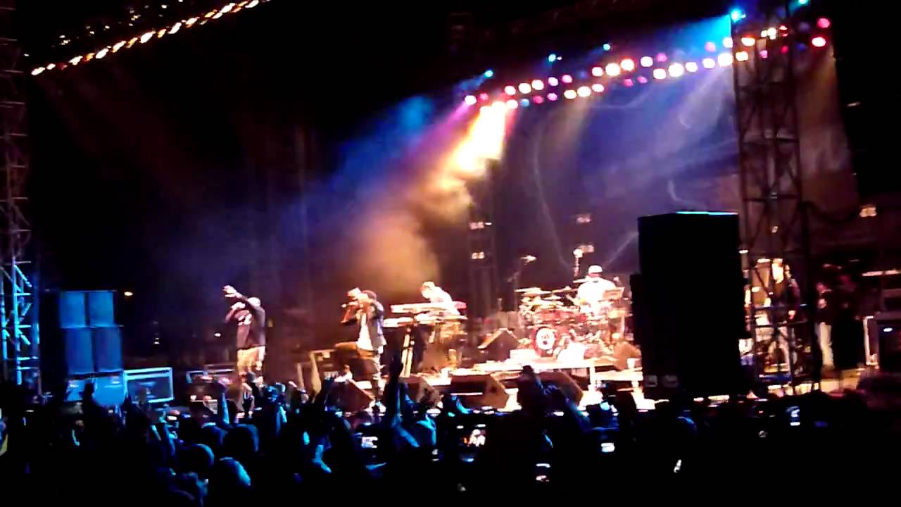 Lupe Fiasco - The Show Goes On (Live @ Penn State Movin On' 2011) - YouTube