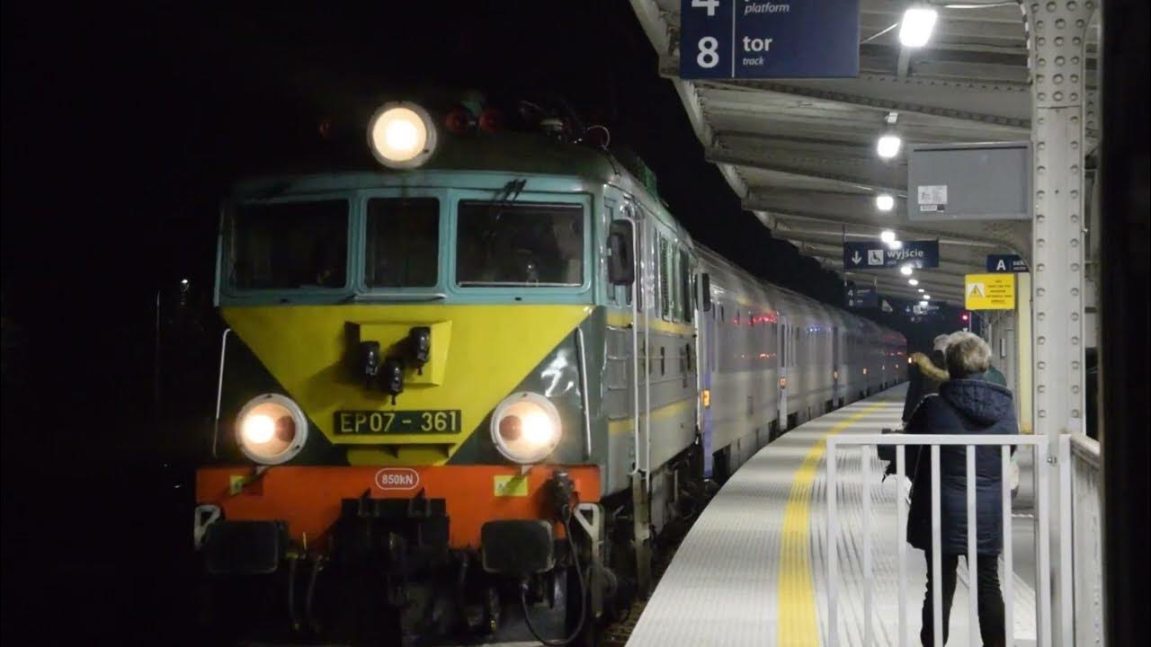 EP07-361 na czele z IC SZYNDZIELNIA kieruje się w kierunku Kuźni Raciborskiej - YouTube