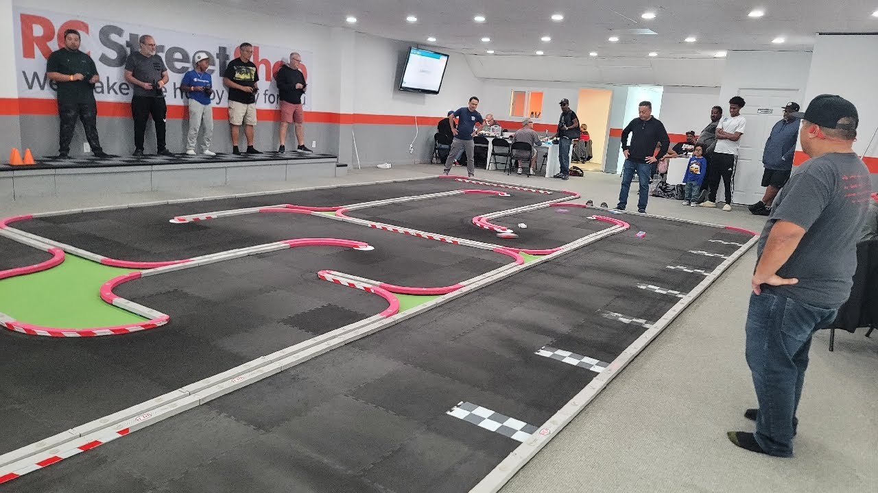 Mini Z Race Racing @ RCaSTREETSHOP Indoor RC Car Racing! - YouTube