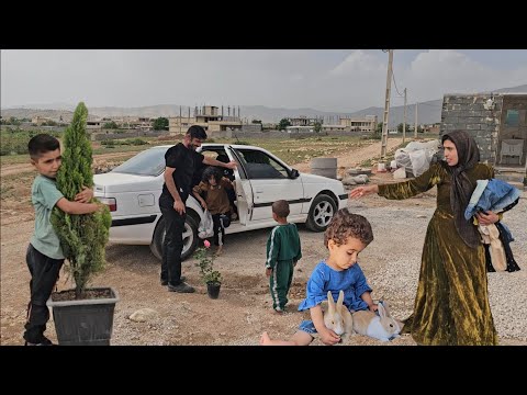 Azadeh's departure with Ghadir.Buying flowers for Taybeh!!