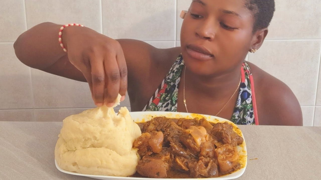 Ogbono soup with fufu mukbang | Ogbono and bitterleaf soup with fufu ...
