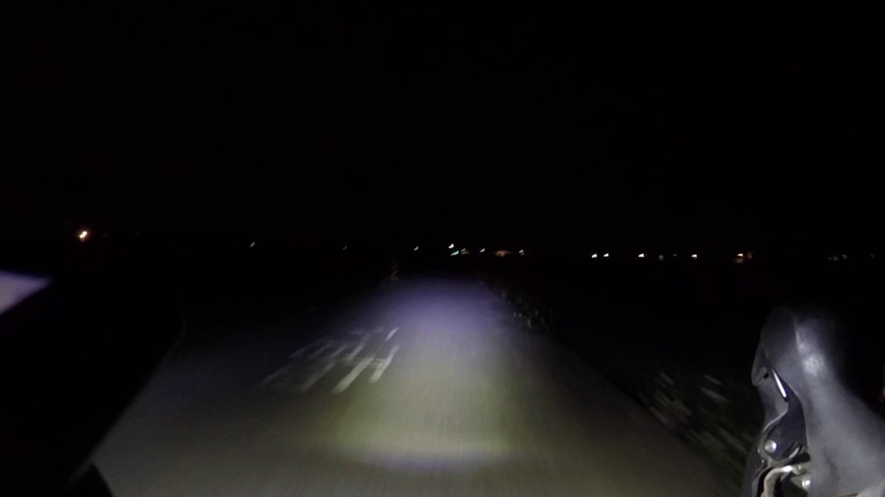 DOSUN AF800 高流明強續航自行車燈實際夜騎-3 - YouTube