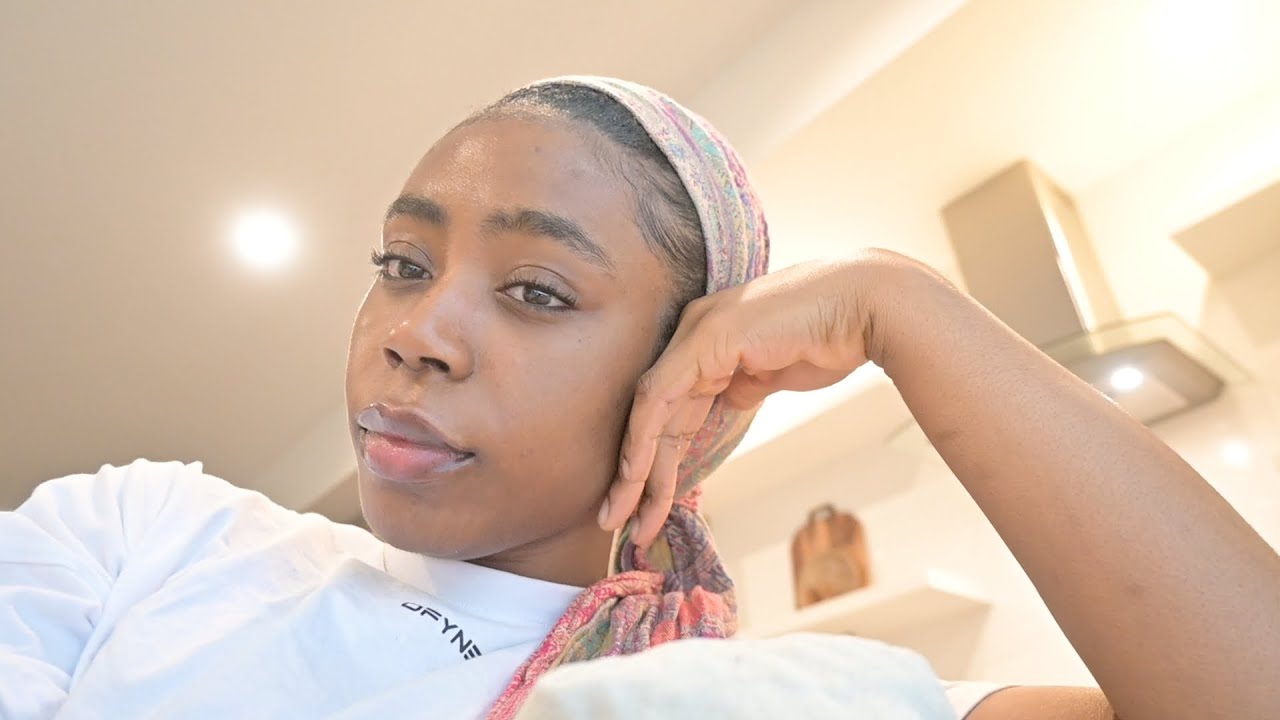 VLOG: BECOMING COMFORTABLE + GYM + TMI - YouTube