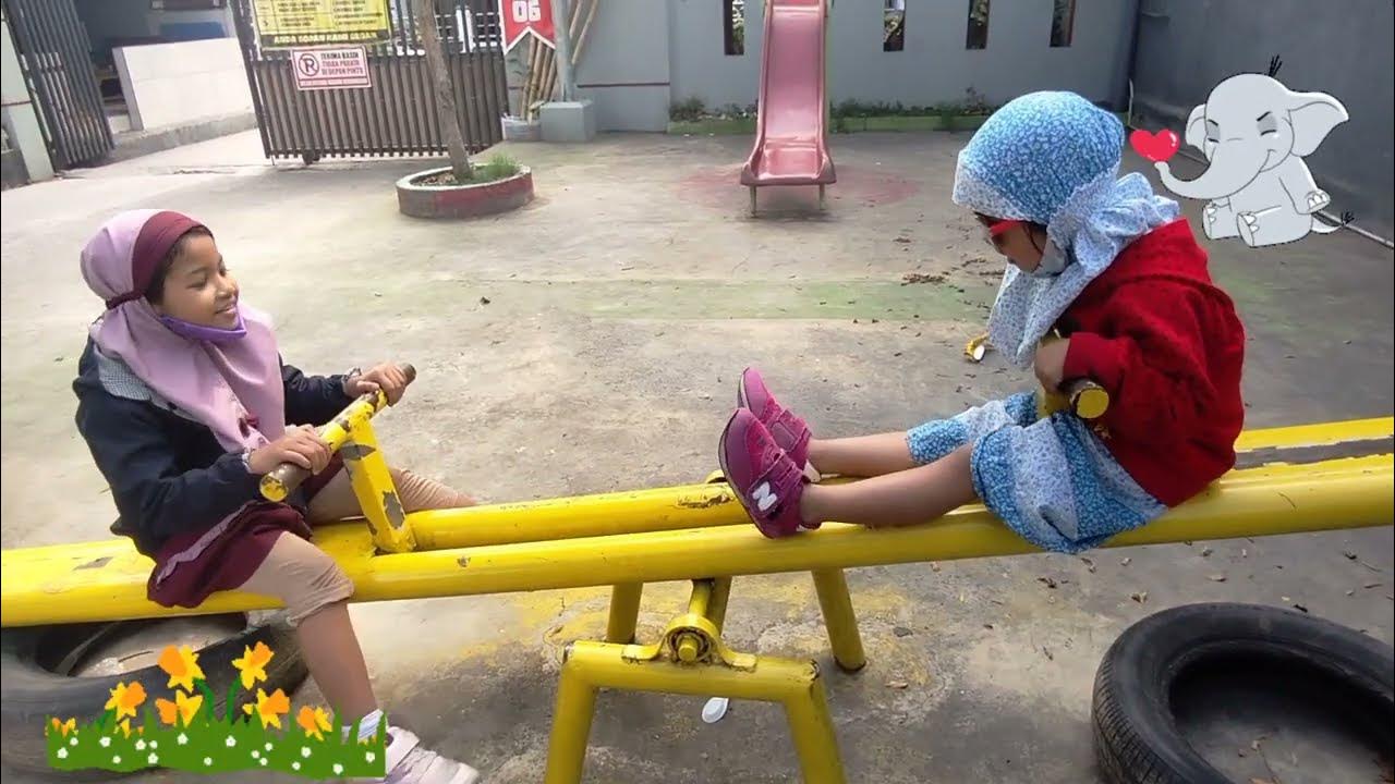 Bermain Ayunan Jungkat-jungkit Perosotan | Video seru anak bermain di taman - YouTube