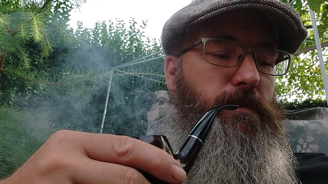 Smoking my pipe - let's relax together! - YouTube