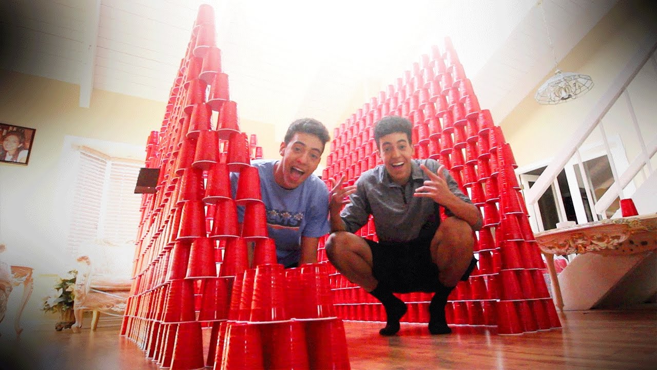 GIANT 10,000 RED CUPS FORT IN MY HOUSE! (almost 10ft tall) - YouTube
