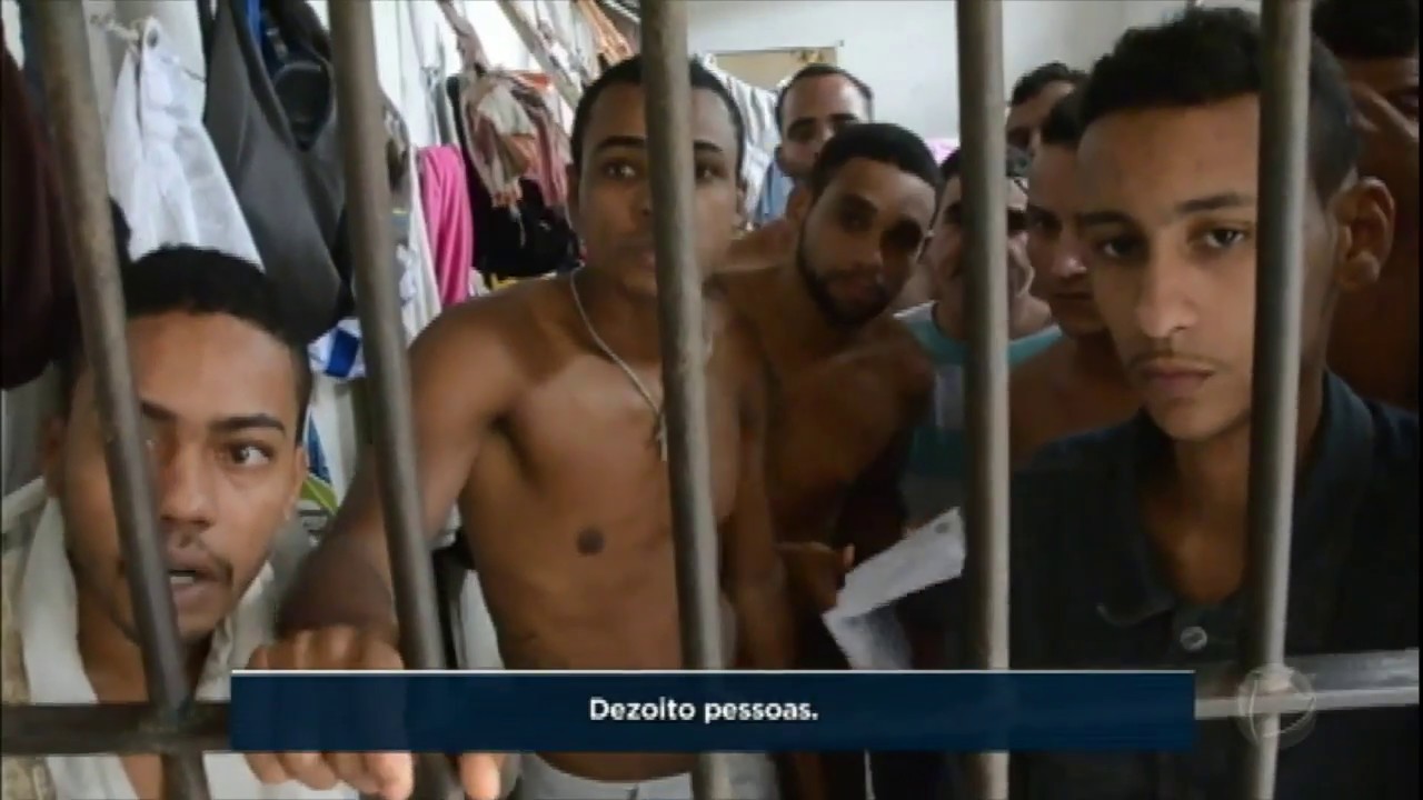 Presos Em Pernambuco Constroem Favela Dentro De Penitenciária